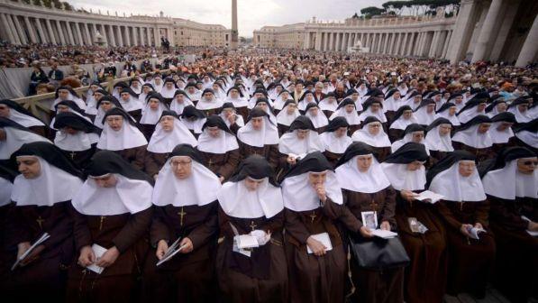 Vaticano, l'Osservatore Romano denuncia: "Suore trattate come serve da ...